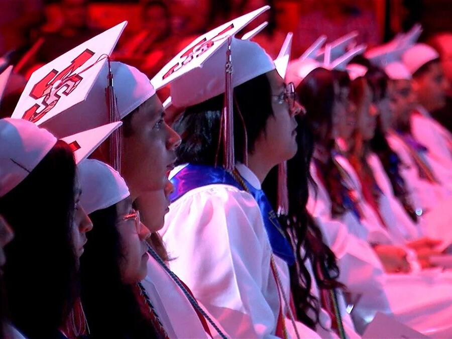 Borderland seniors reflect on high school journey through COVID pandemic