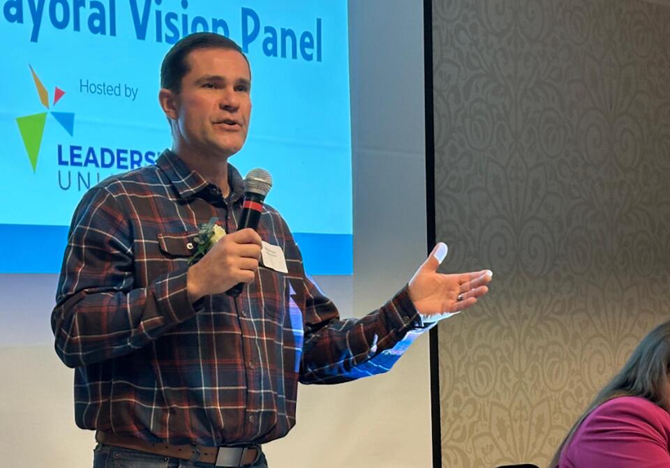 Butler mayor indicted on four counts linked to hitting fleeing suspect ...