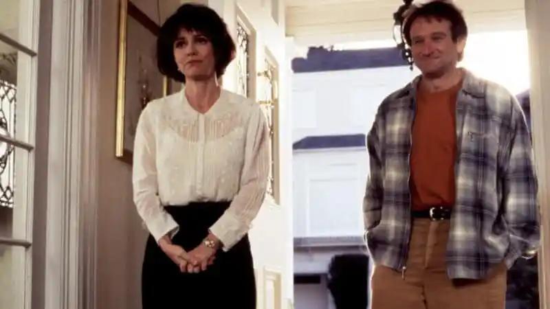 Oscar Winning Actress Sally Field Revealed Robin Williams Introduced ...