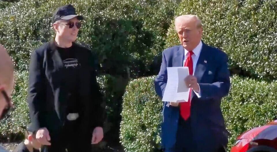 Donald Trump Was Caught Red-Handed As New Photos Show Exactly What Was ...