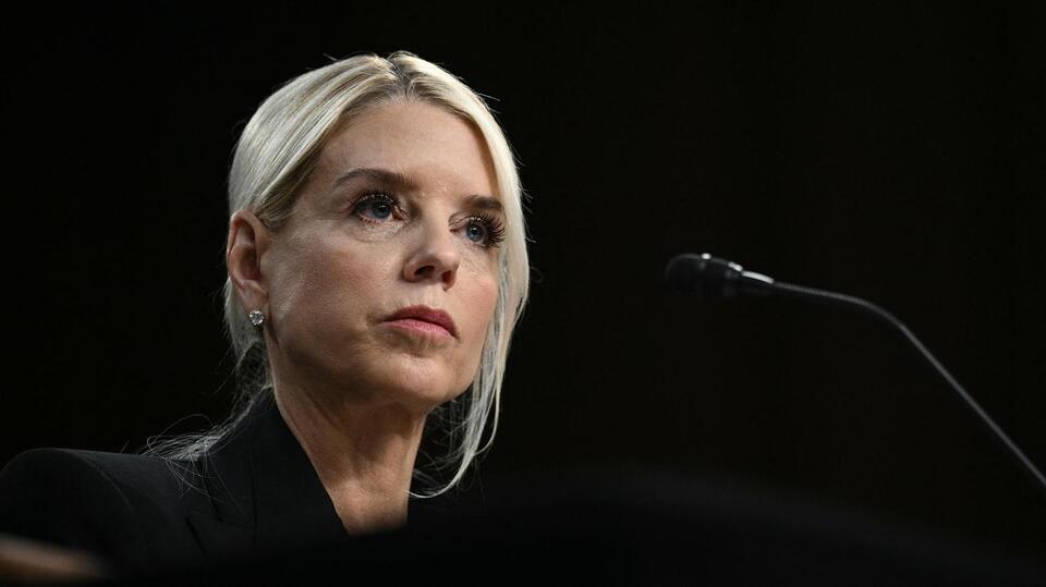 US renews push to unseal Epstein, Maxwell grand jury materials - NewsBreak