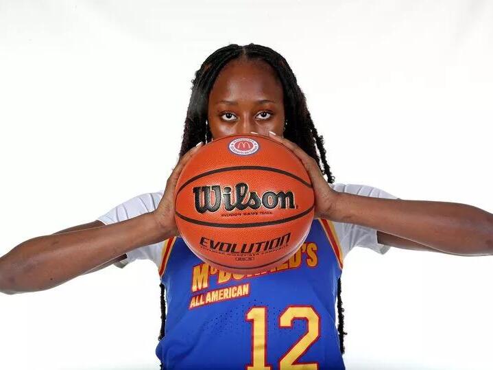 Joyce Edwards makes South Carolina women's basketball history before ...