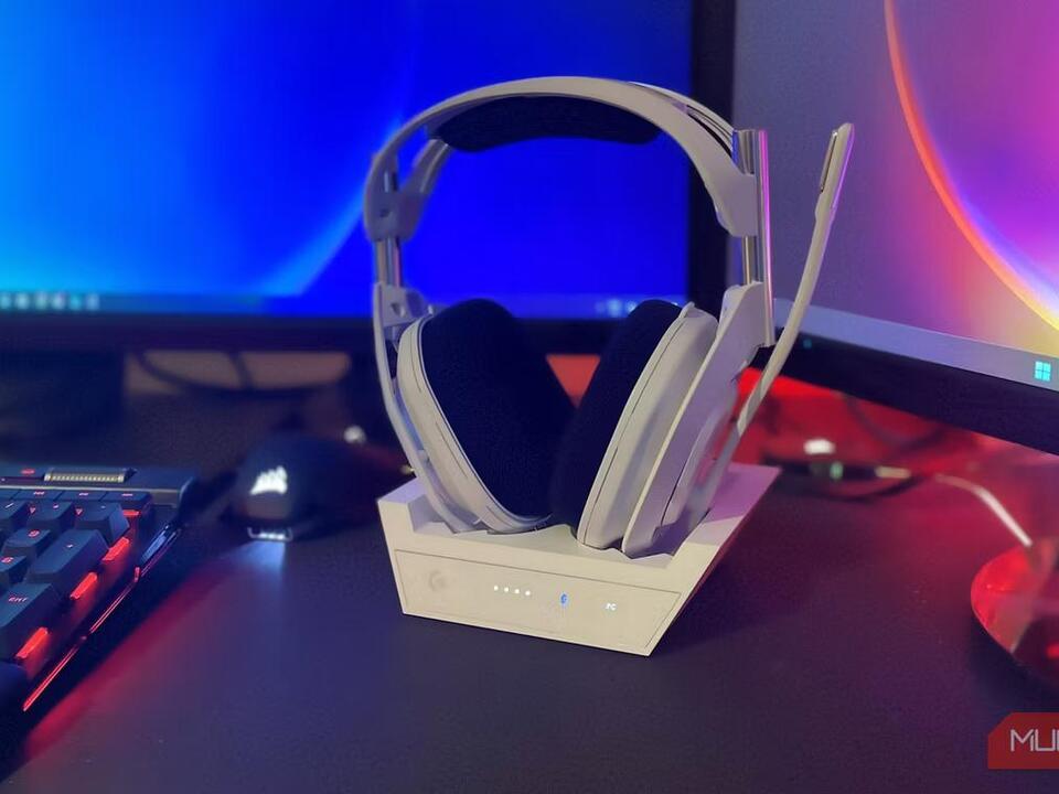 Logitech Astro A50 X Review: Simultaneously Connect Your Consoles And ...
