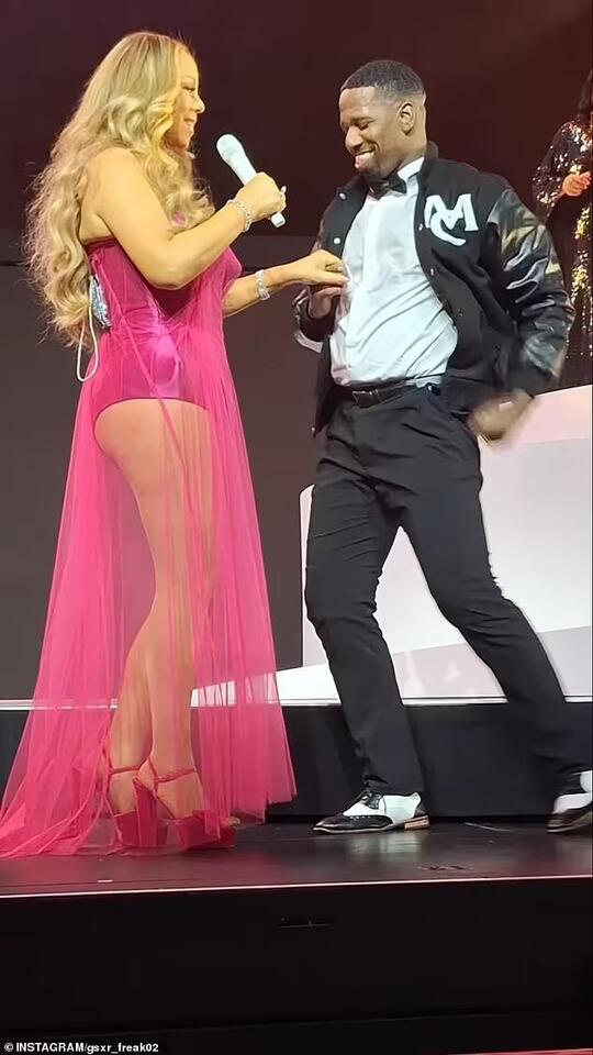 Mariah Carey sparks fan concern she's in 'pain' moving slowly onstage ...