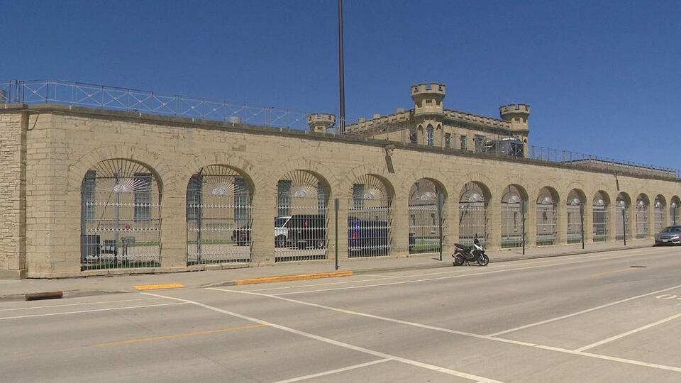 Former correctional officer sentenced for smuggling contraband to ...