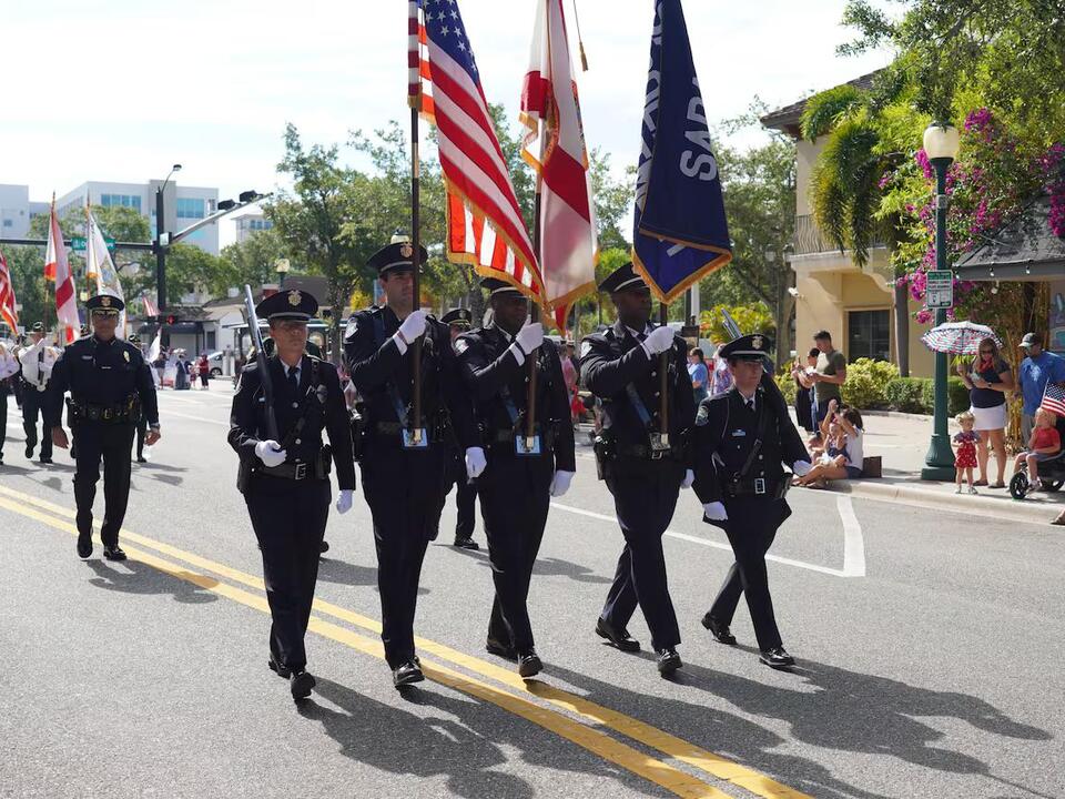 How to show respect to the American Flag during Independence Day parades