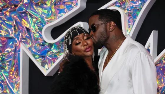 Diddy’s Mom, Janice Combs & His Twin Daughters Visit Him In Brooklyn NY ...