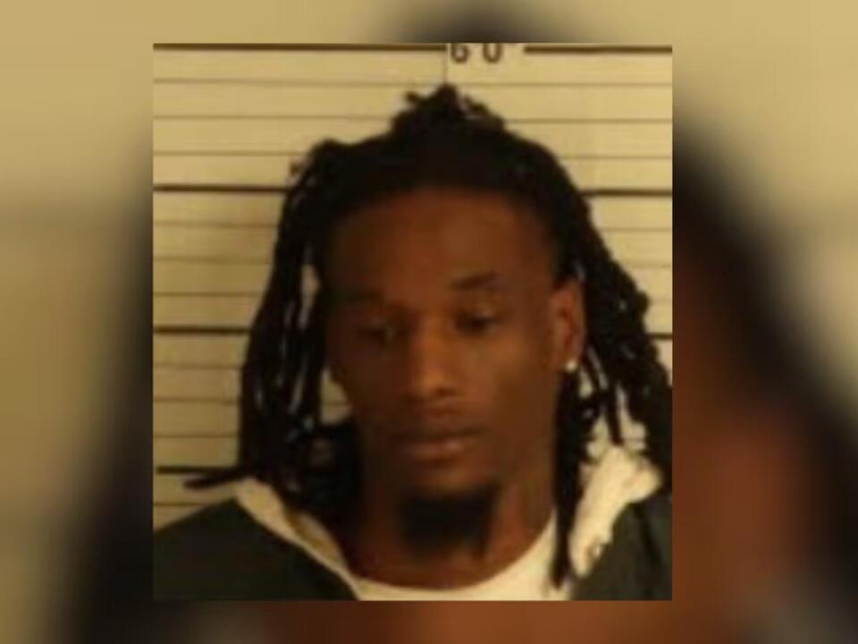 Convicted felon arrested for robbery and gun charges Convicted felon arrested for robbery and gun charges