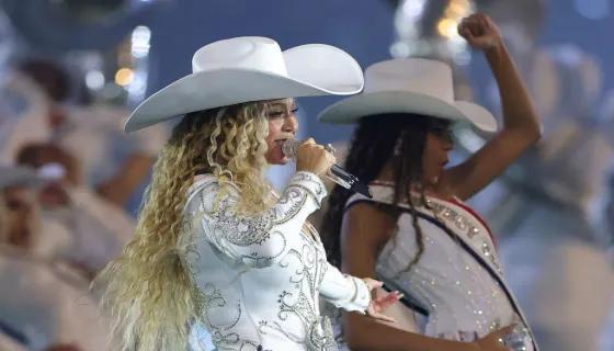 a-decade-later-beyonc-reclaims-the-met-gala-spotlight-newsbreak