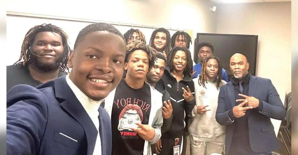 Youngest Black Mayor in History Makes Visit to America’ Only ...