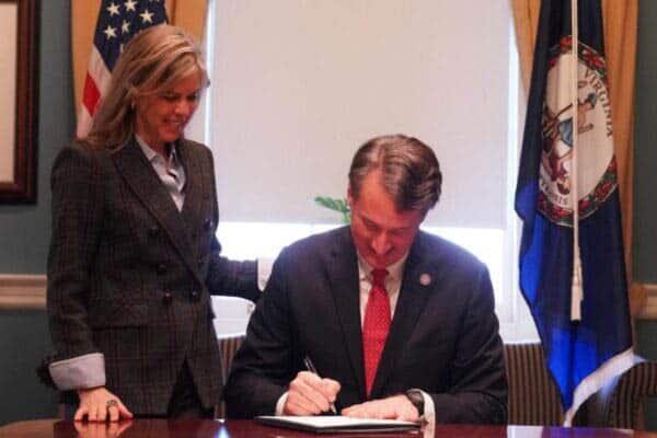 Governor Glenn Youngkin and First Lady of Virginia Suzanne S. Youngkin ...