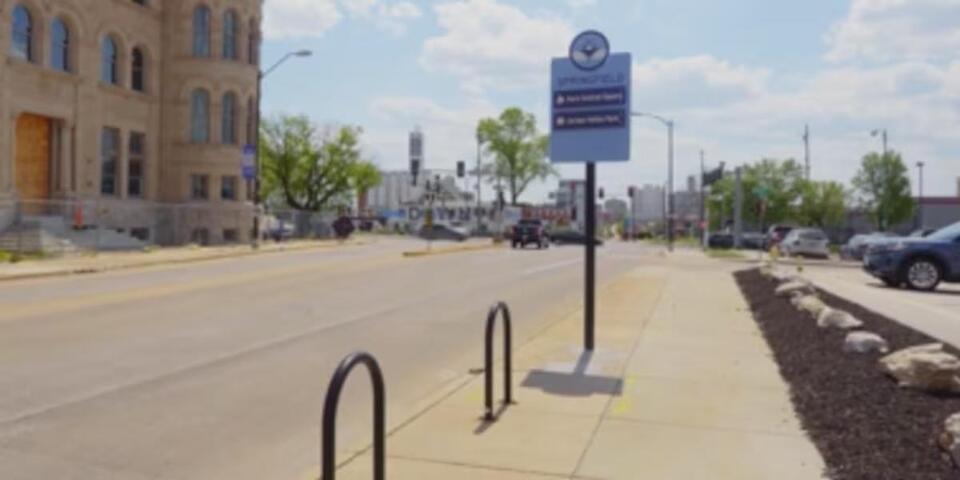 Springfield installs new wayfinding signs ahead of Route 66 centennial ...