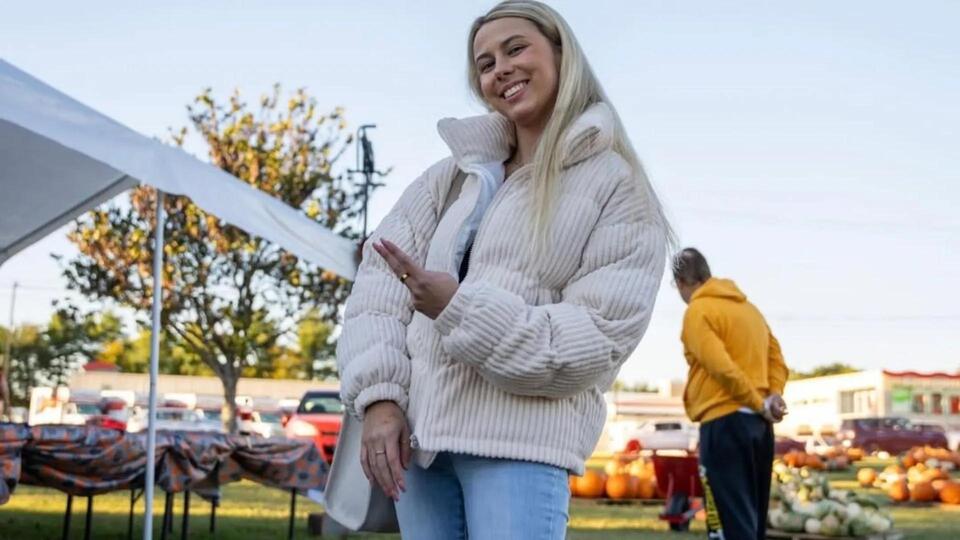 "When she gonna quit on this thang?": Internet reacts to "Hawk Tuah ...