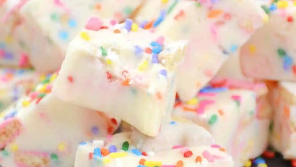 Easy No-Bake Circus Animal Cookie Fudge Recipe - NewsBreak