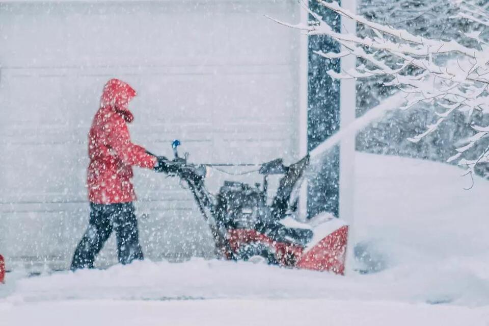 Updates On Messy Mid-Week Snow Storm That Could Bring Over A Foot Of ...
