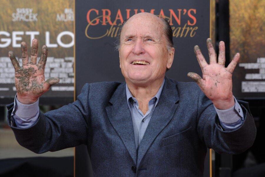 Hollywood mourns the death of Oscar winner Robert Duvall - NewsBreak