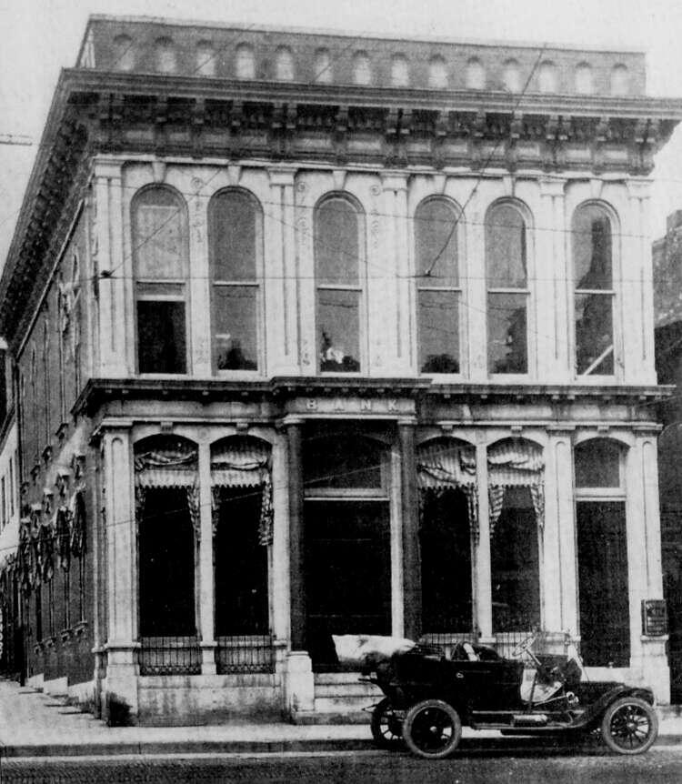 Alton National Bank’s 1910s facade anchored Downtown Alton - NewsBreak