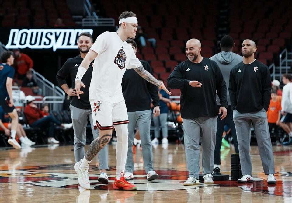 Louisville basketball's Kasean Pryor returns from ACL injury vs Jackson State - NewsBreak