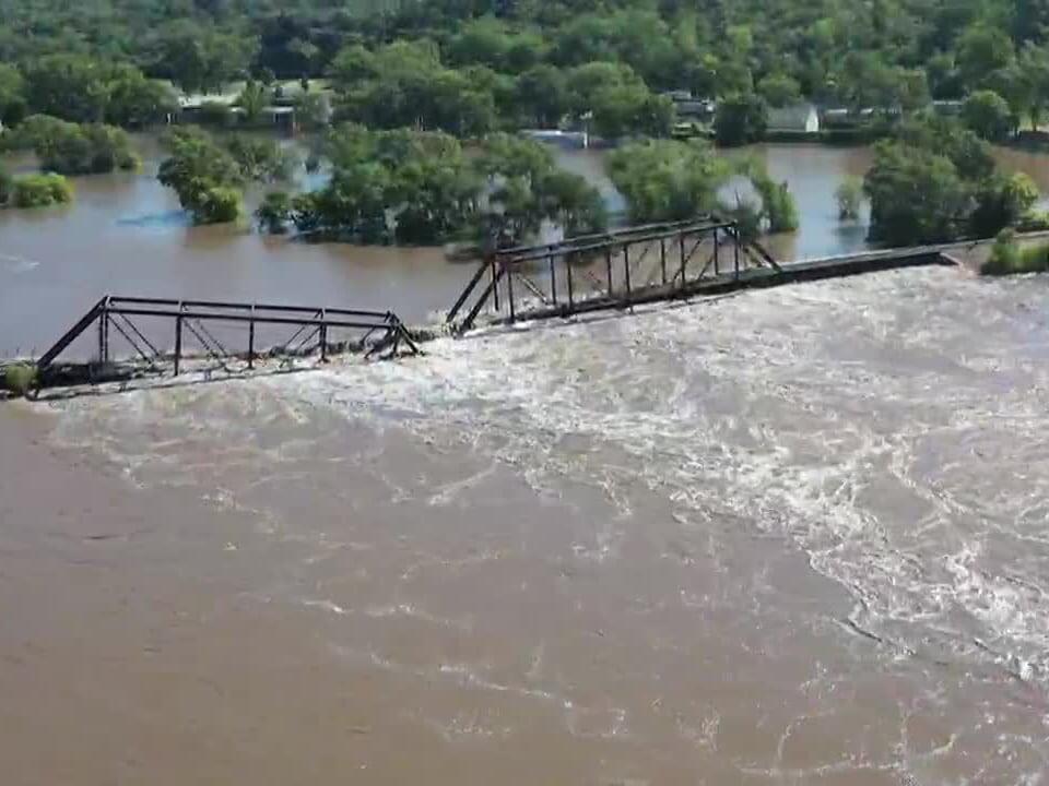 BNSF says "no timeline" for repairs to collapsed rail bridge between ...