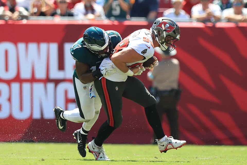 Cade Otton Shifts to Key Role in Bucs’ Offense Amid Disappointing Stats ...