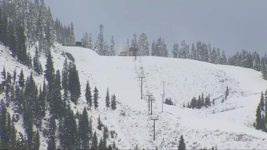 27-year-old snowboarder dies after head-first crash at Stevens Pass ...