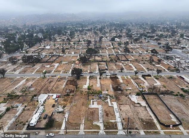 $2 billion Powerball lottery winner Edwin Castro buys up lots destroyed ...