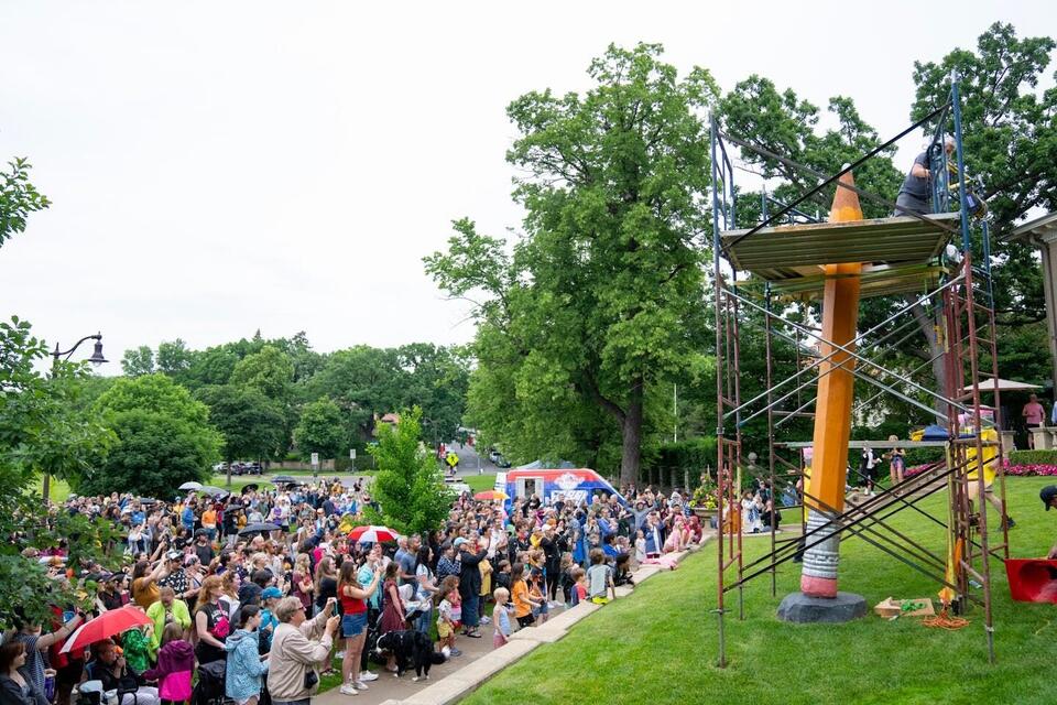 20-foot-tall pencil gets its annual sharpening - NewsBreak
