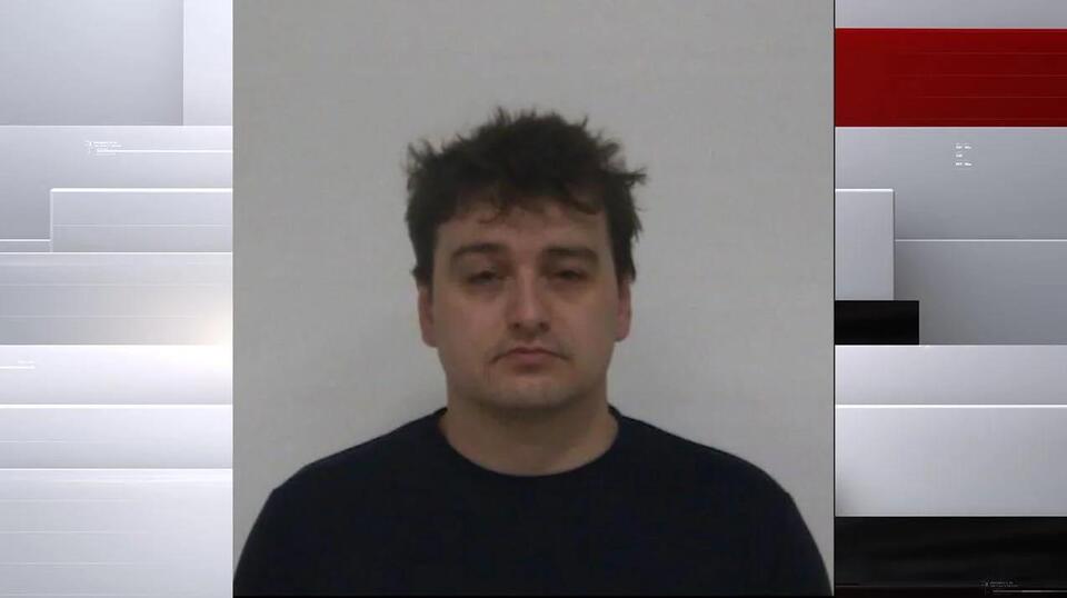 Indiana man arrested after fatally shooting dad when he showed up at ...