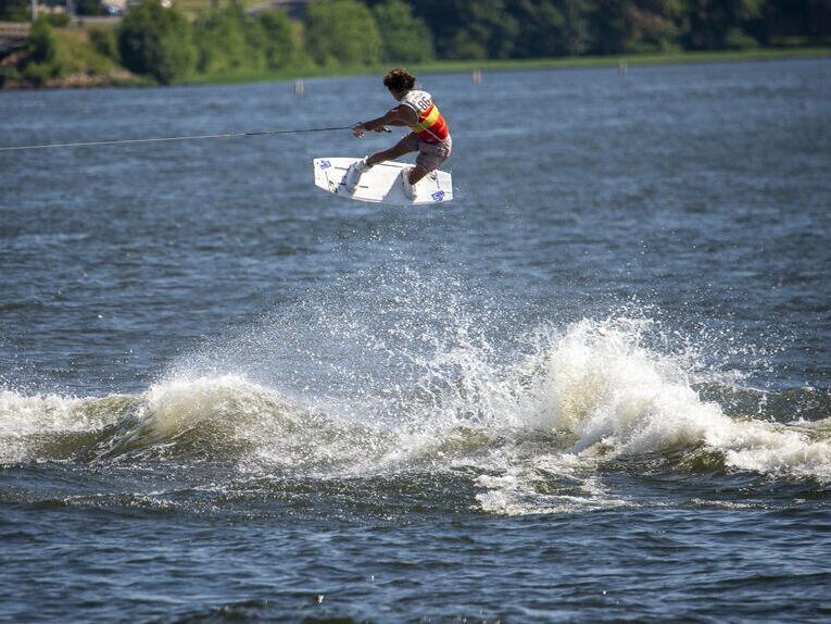 Phenomenal AF Wake event draws watersports fans to Lake Gaston