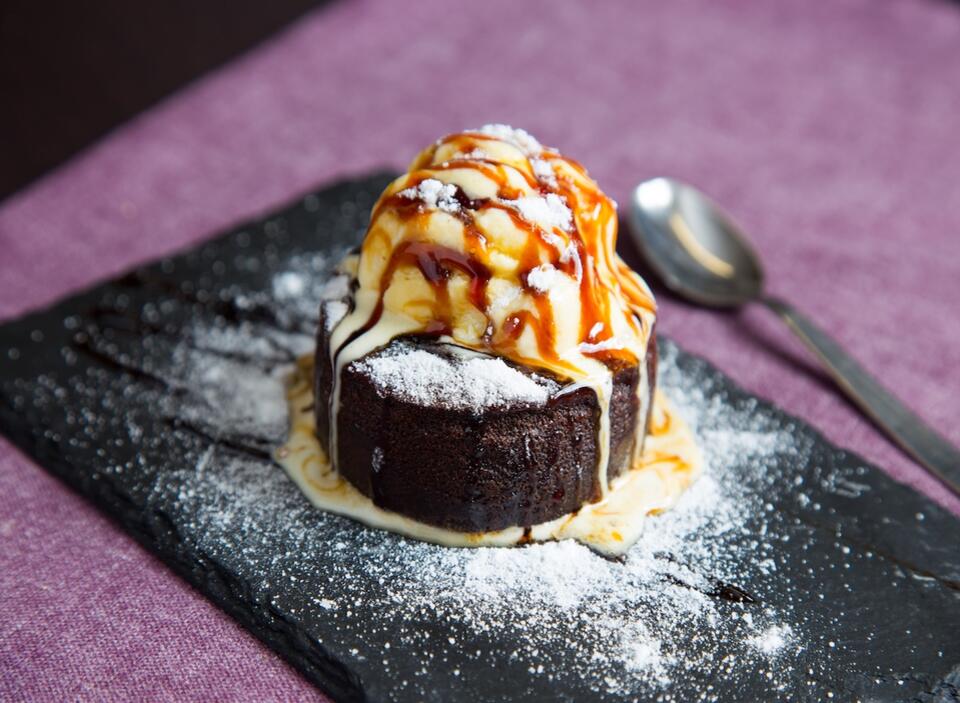 7 Restaurant Chains Known for the Best Chocolate Desserts - NewsBreak