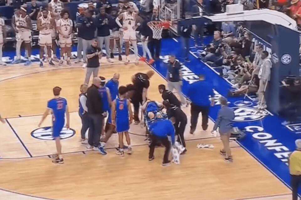 Florida Center Micah Handlogten Stretched Off Court After Gruesome ...