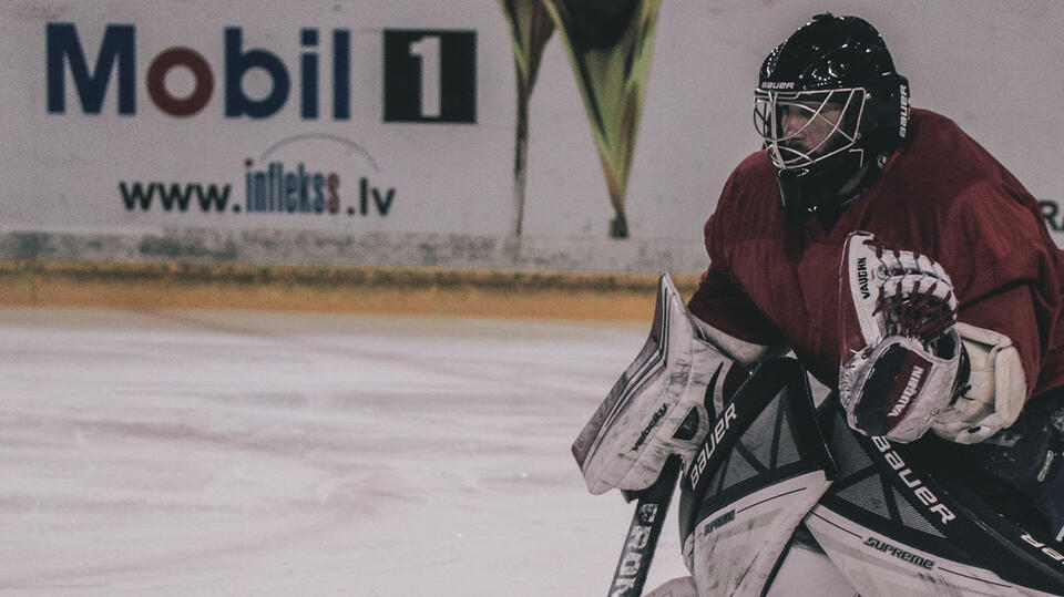 Marc-Andre Fleury passes Patrick Roy for second place on NHL career ...