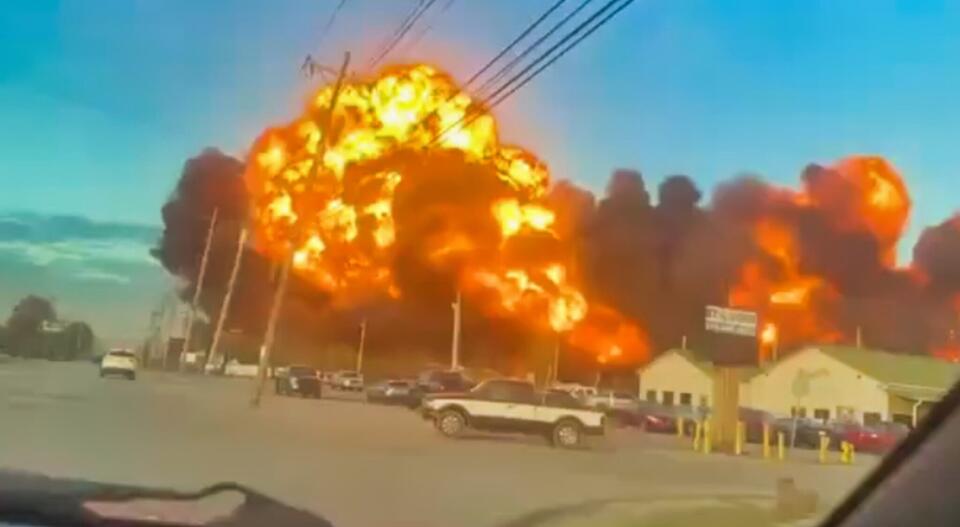 Terrifying New Dashcam Footage Captures UPS MD-11 Cargo Jet Exploding ...