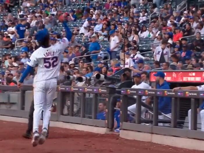 Mets Pitcher Gets Ejected and Throws Glove into Stands as Broadcaster ...