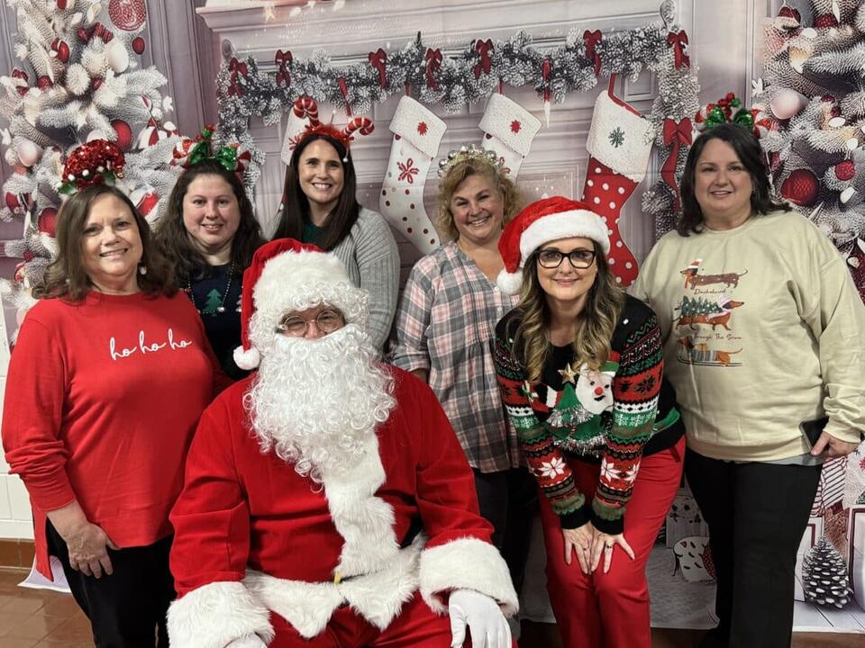 Holiday magic shines at Elmore County HIPPY program’s Christmas ...
