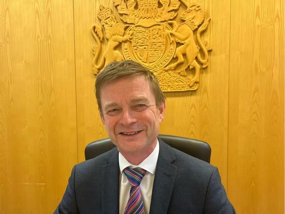 Father jailed for throwing radiator at family court judge and launching ...