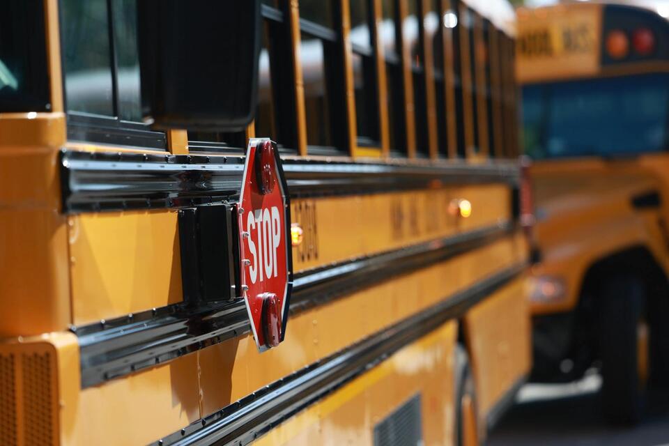 Lake Shore Supt.: Electric buses make the grade - NewsBreak