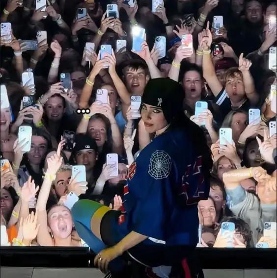 Billie Eilish Approves Of Phones At Concerts: “I Would Film Every ...