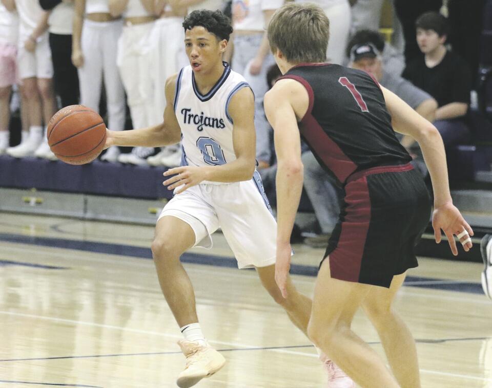 Turner's Tyshawn Teague-Johnson and Zay Howard named Rock Valley Rock ...