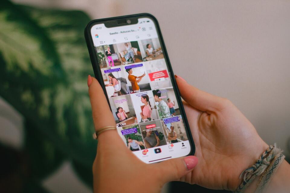 What Is a ‘Drag Path’? The Viral TikTok Trend Behind Thousands of ...