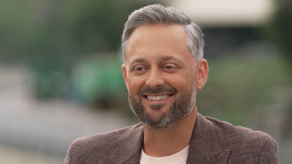 This year’s Emmys host has a twist for winners and their acceptance ...