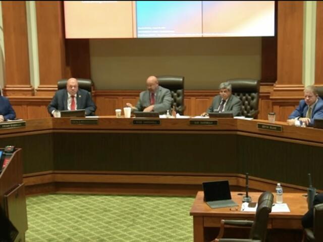 Lee County commissioners pass resolution opposing abortion rights ...