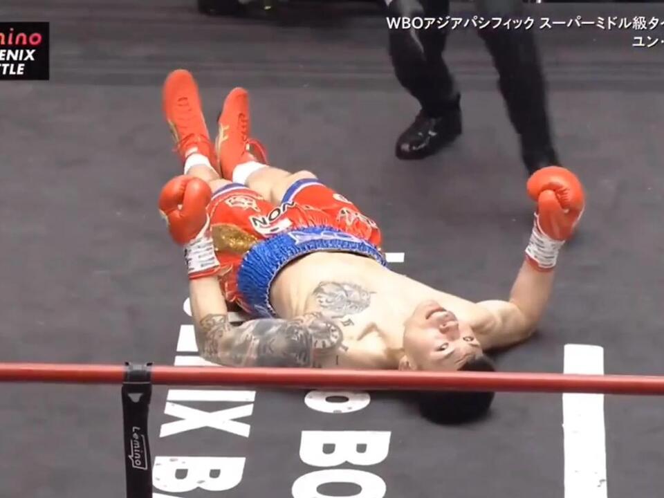 Missed Fists: Boxer scores wild comeback knockout seconds after near-finish