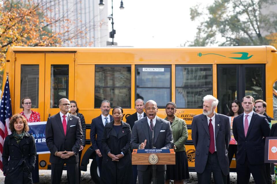 NYC buys 180 electric school buses, needs 4,700 more to hit all-battery ...