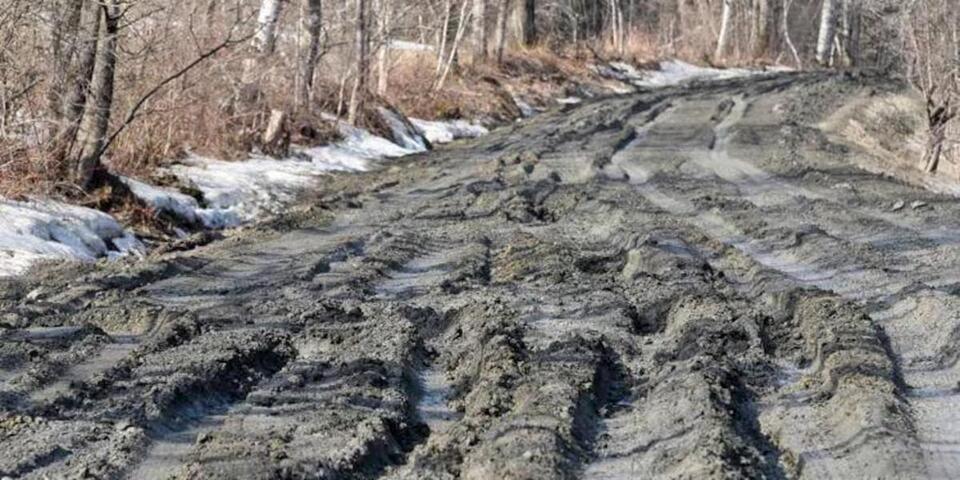 Vermont’s backroads remain mired in mud - NewsBreak