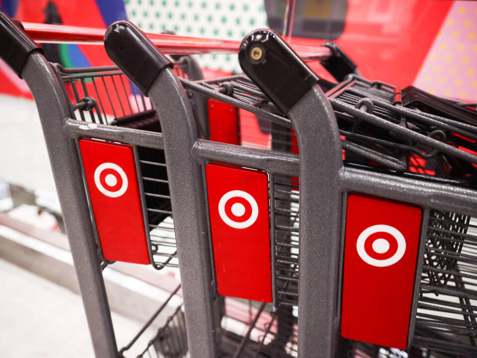 Target Is Selling a 'Super Cute' $20 Mushroom Lamp That's So Similar to ...