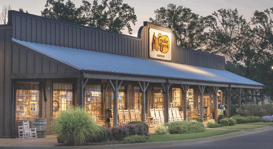 Cracker Barrel Suspends Restaurant Redesigns, Leans Back Into Tradition ...