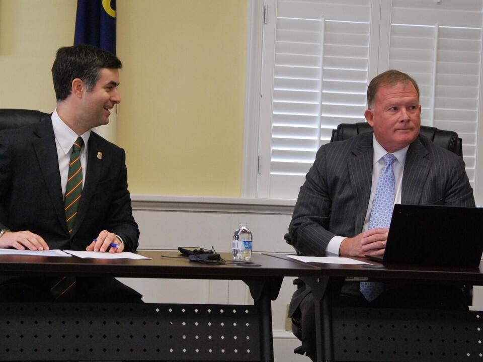 Plan of attack: Easley urges cooperation in fight against gangs, gun ...