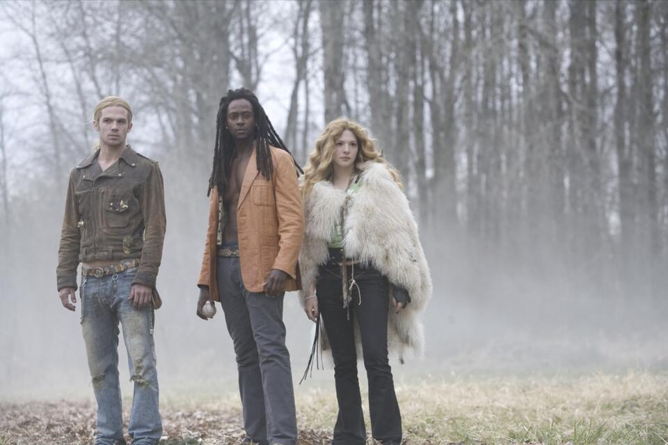 A Tale of 2 Victorias: 'Twilight' Stars Bryce Dallas Howard and ...