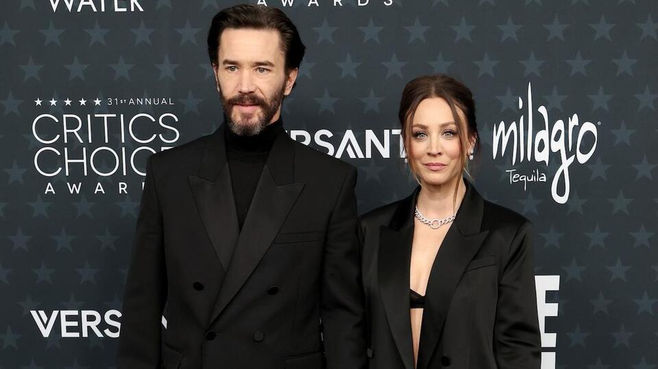 Tom Pelphrey Praises Fiancee Kaley Cuoco As a Mom: 'Thank God She's ...